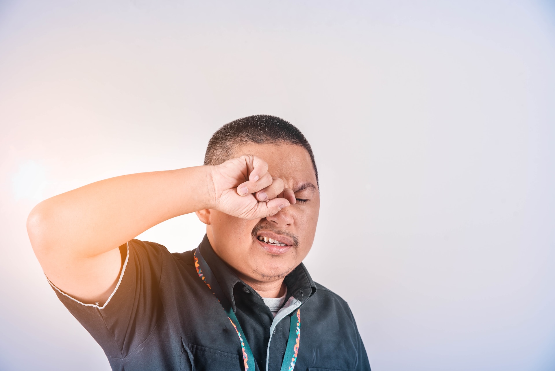 4 dinge wat fout kan wees as jou oë jeuk | rooi rose