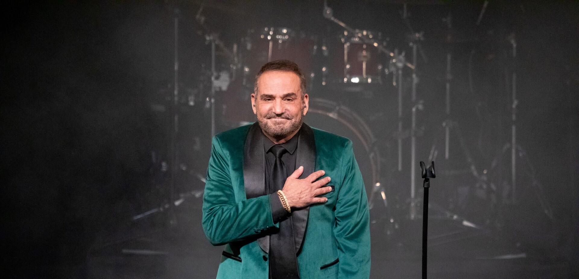 Gé Sing: Hoor My Lied! terug by Atterbury-teater | rooi rose